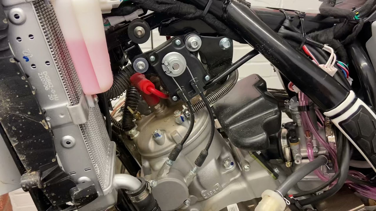 GPX TSE 250R Under the Tank. - YouTube