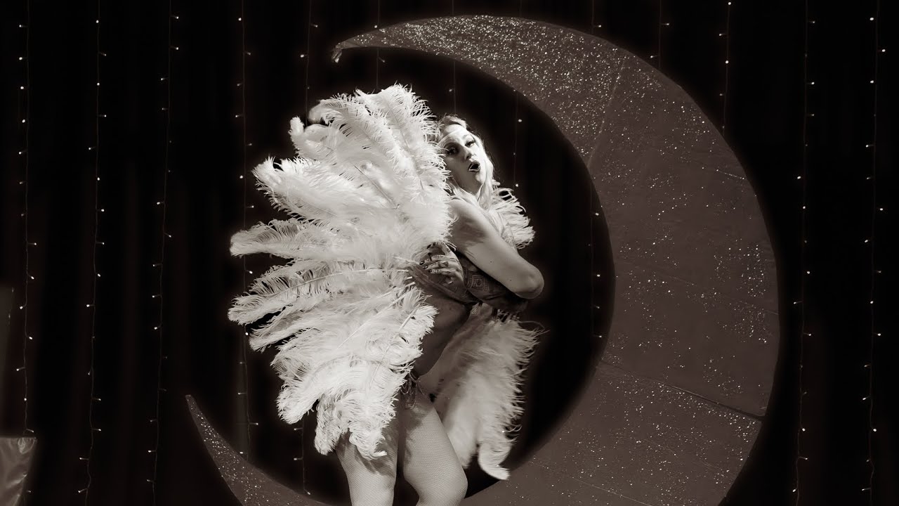 Feather Fan Burlesque Showgirl Dance to Putting on the Ritz - YouTube