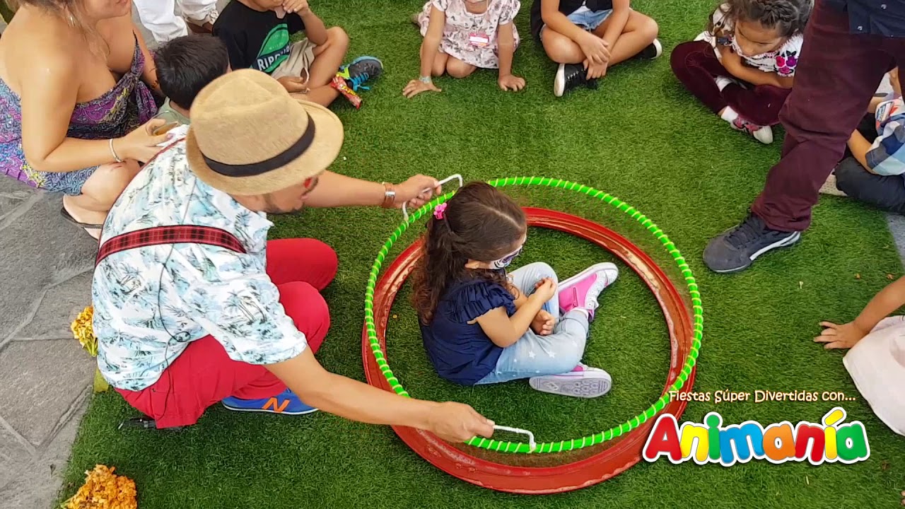 Burbujas Gigantes - Animanía Show - YouTube