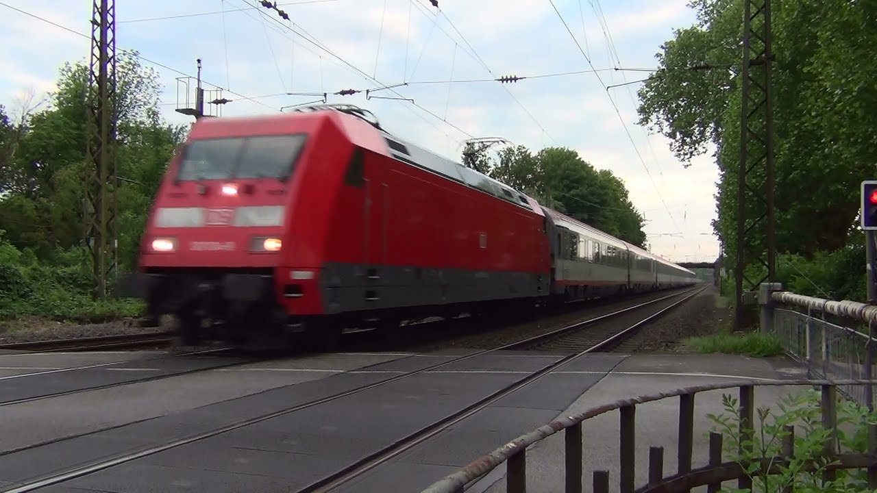 Level crossing in Germany, Europe | Trains at speed - YouTube