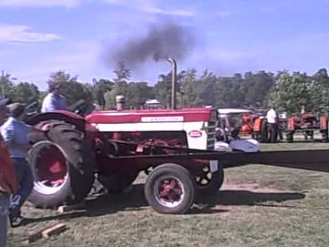IH 660 D on the Baker Fan - YouTube