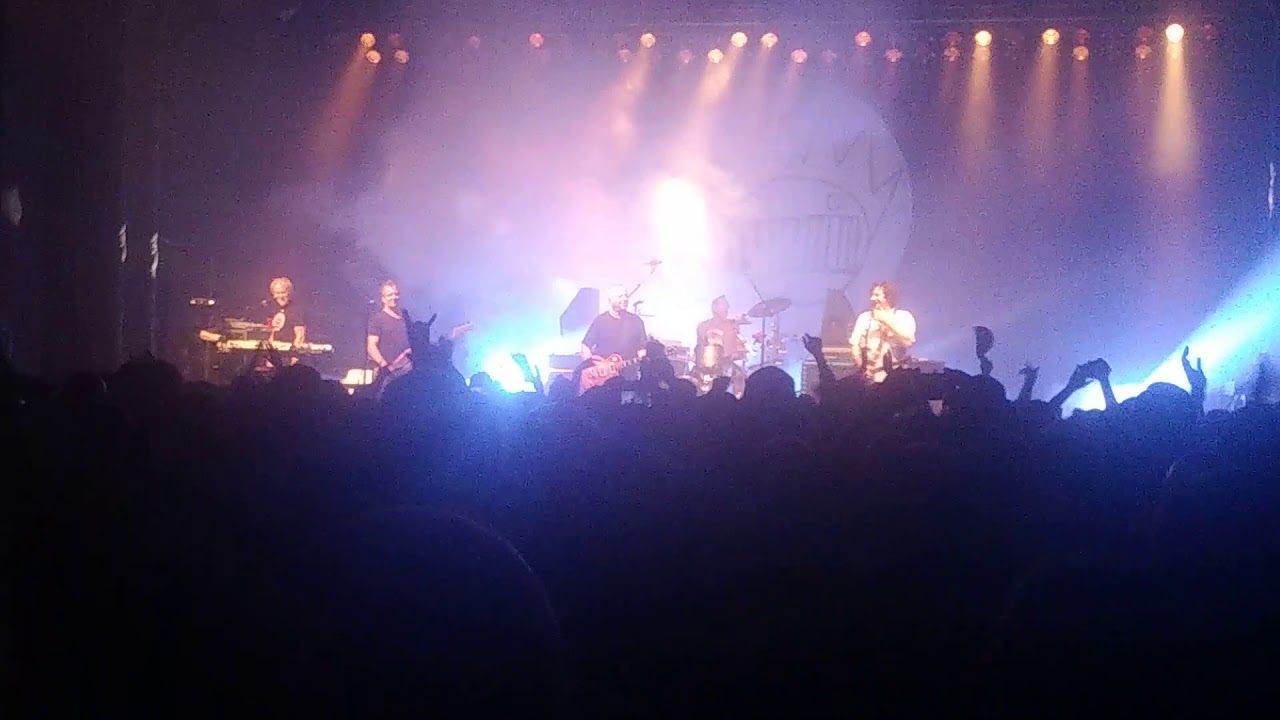 Ween at the rave - YouTube