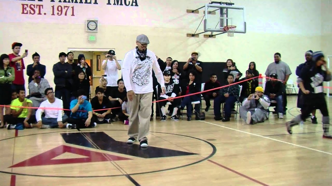 Money B vs. Frantick | Bboy Revival 2010 | WRF - YouTube