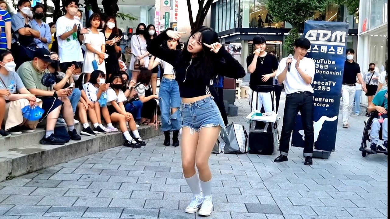GDM DANCE BUSKING: HAYEON. CUTE ATTRACTIVE PERFORMANCE. HONGDAE STREET ...