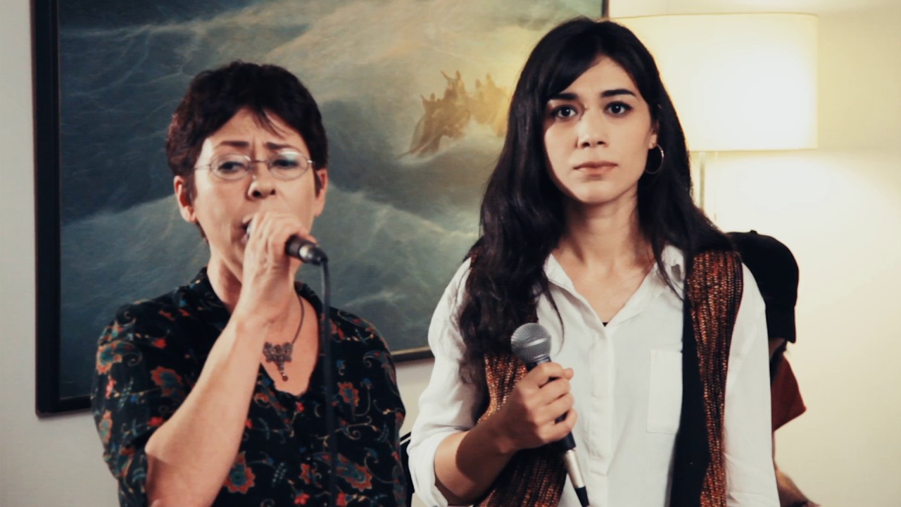 İlkay Akkaya - Kıvılcım Yılmaz - Paramparça Olsun Dünya - YouTube Music