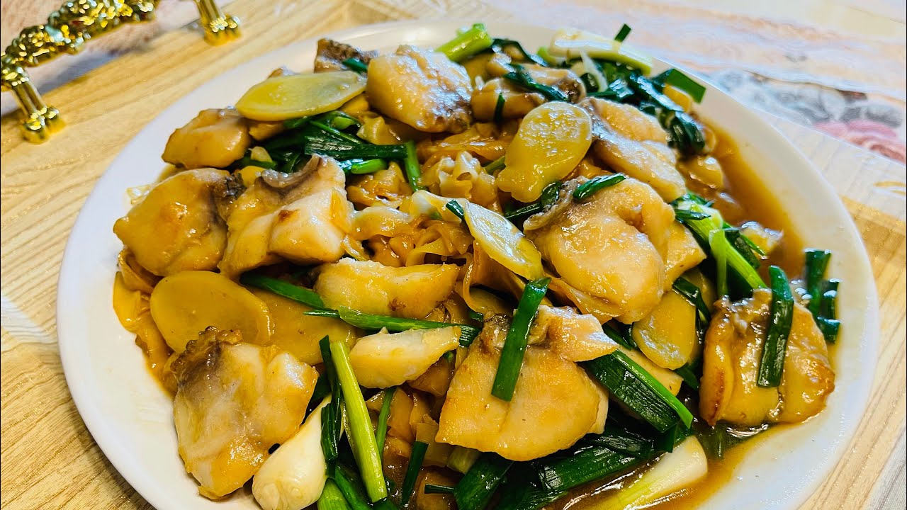 Ginger Scallion Fish Fillet With Flat Rice Noodle | 姜葱鱼片河粉 - YouTube