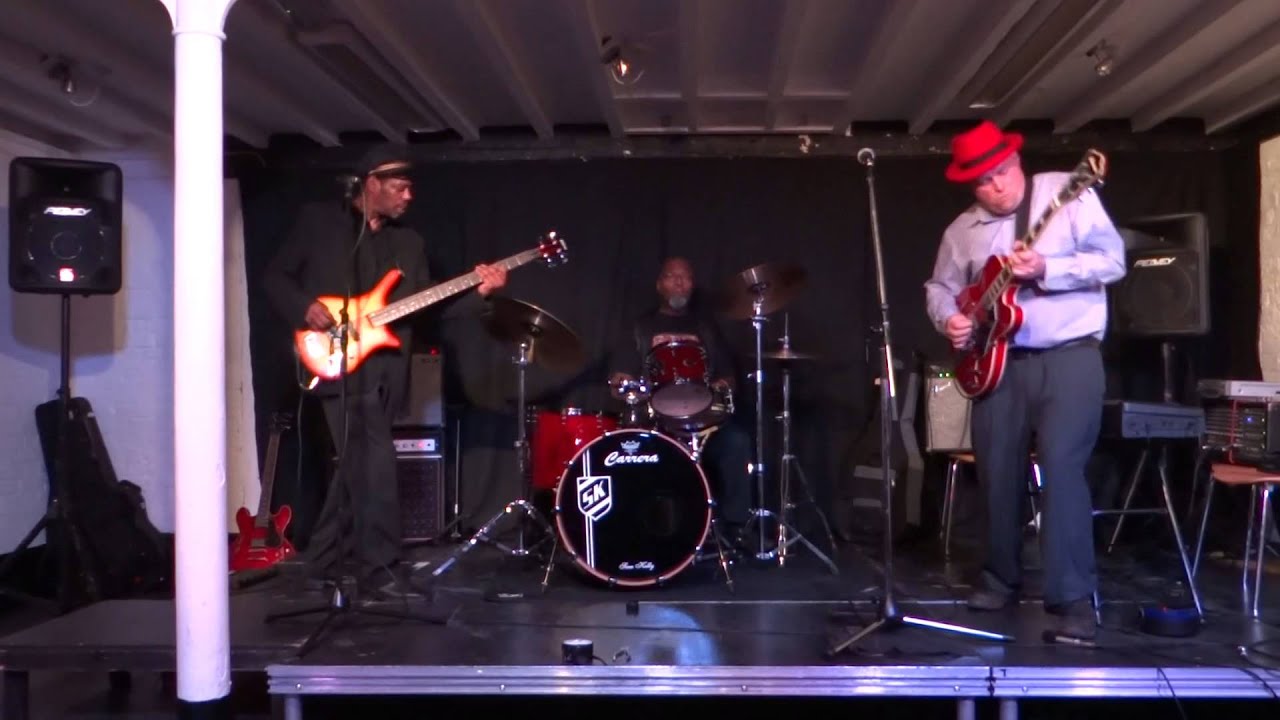 Stompin' Dave's Blues3 play Louise - YouTube