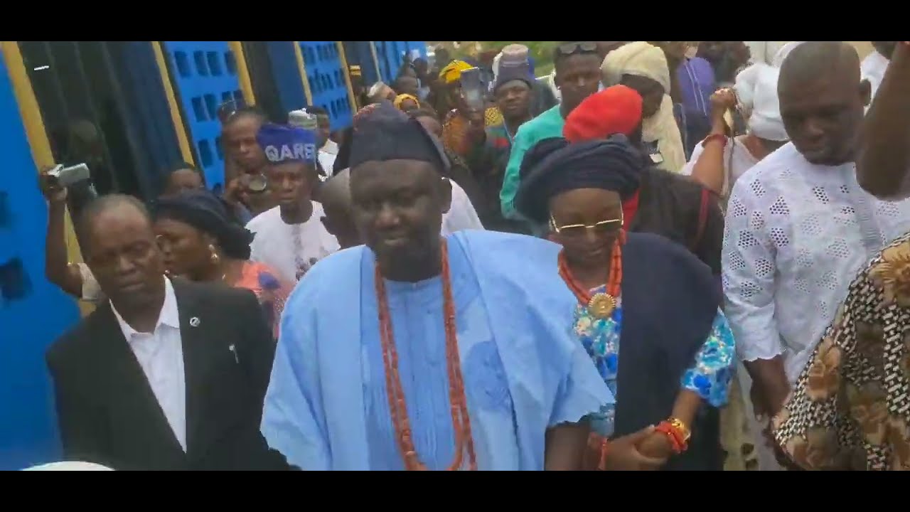 Iku Baba Yeye Alaafin of Oyo Oba Owoade opening of New Mosque for ...