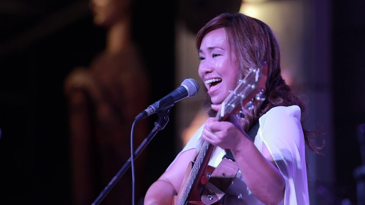 Dahon puno ugat lupa by Maan Chua LIVE! - YouTube