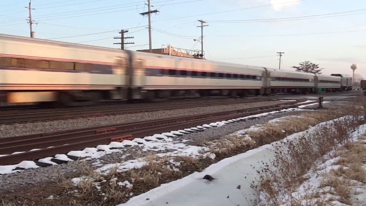 Amtrak Hiawatha Passes Hwy 11 Sturtevant - YouTube