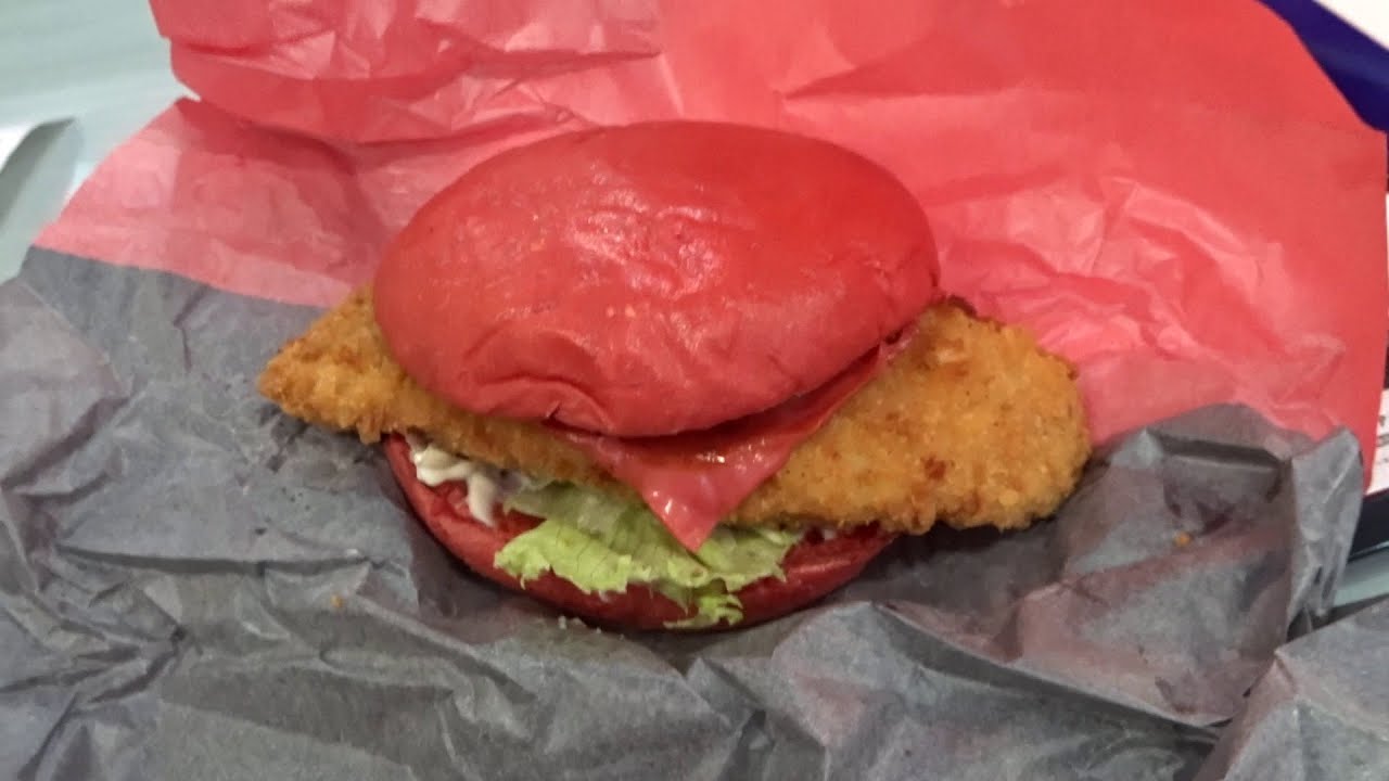 The New Aka Samurai RED Chicken Burger at Burger King in Tokyo, Japan ...
