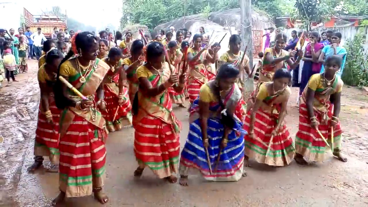 Kolatam dance (10) - YouTube