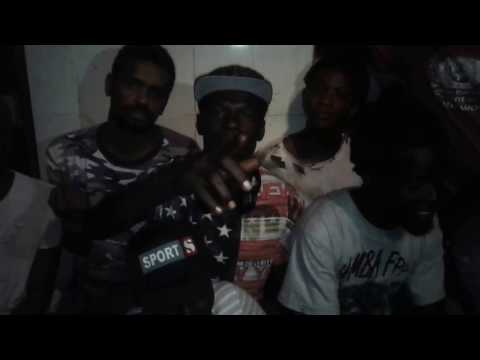 ins big town qui parle avec sévérement avec dof ndeye