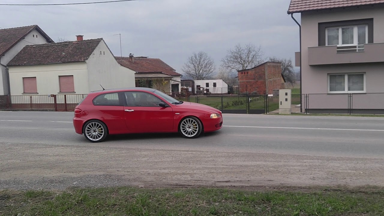 Alfa 147 Drive - YouTube