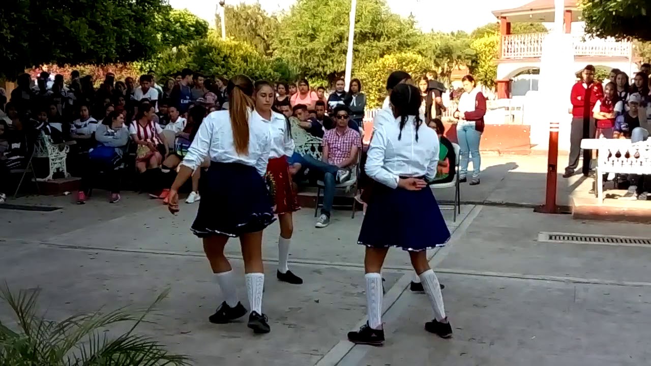 Danza de "Los Paloteros" por alumnas de Copándaro. Jornada Cultural ...