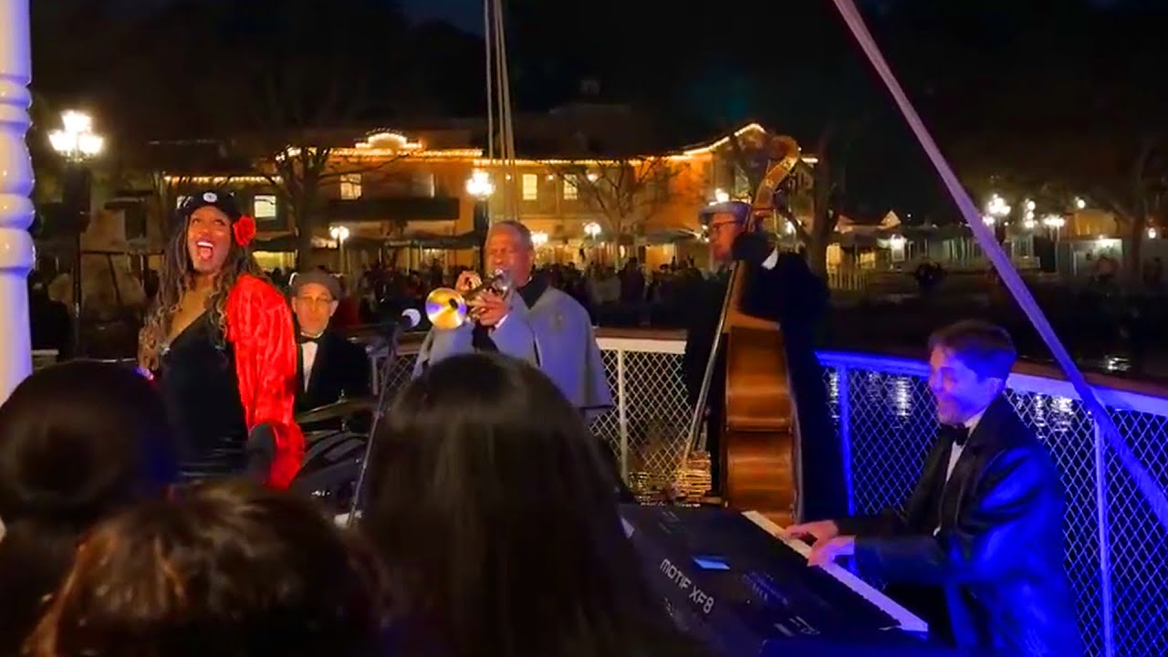 Disneyland OnlyRides! - Sweethearts Nite (After Dark) - Fireworks, Jazz ...