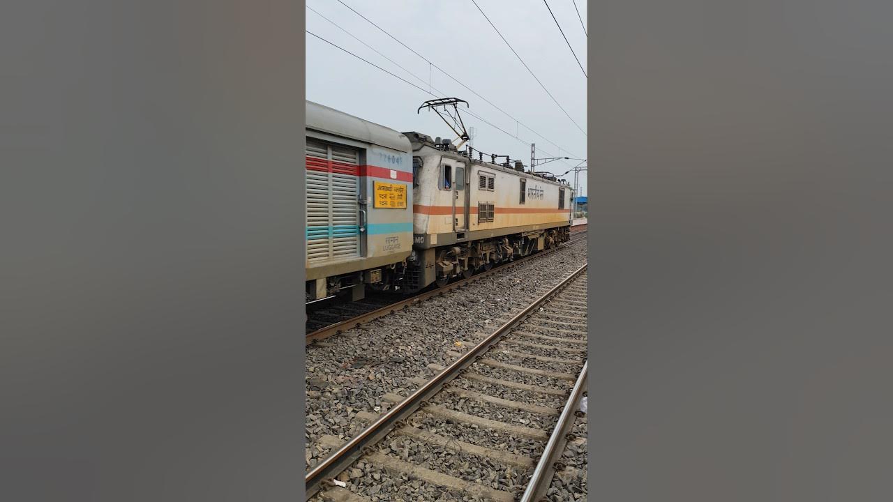 Patna Howrah Jan Shatabdi Super Fast Express Skipng 180Kmph Top Speed Shabdi #vairlshort Wap7🔥 ...