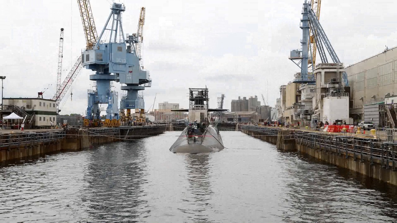 USS Rhode Island (SSBN 740) Time Lapse Undocking Two Days Early July 17 ...