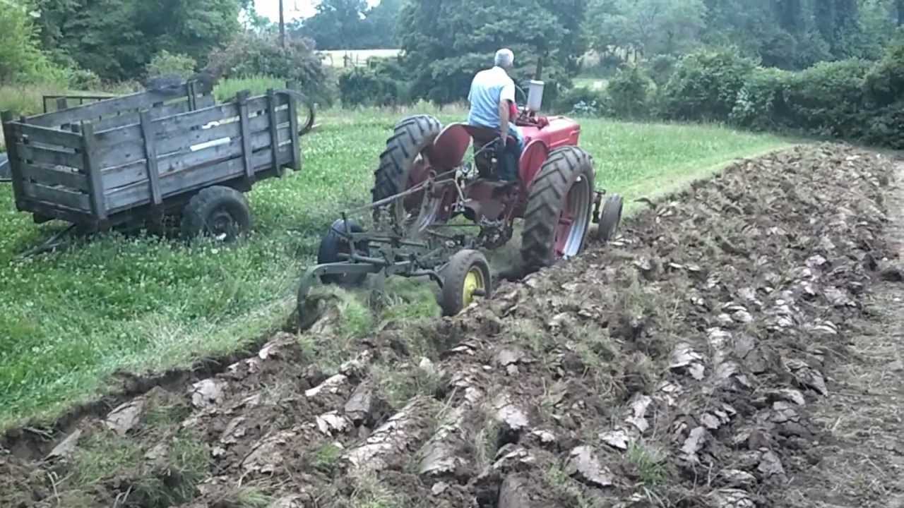 Farmall Super H Plowing - YouTube