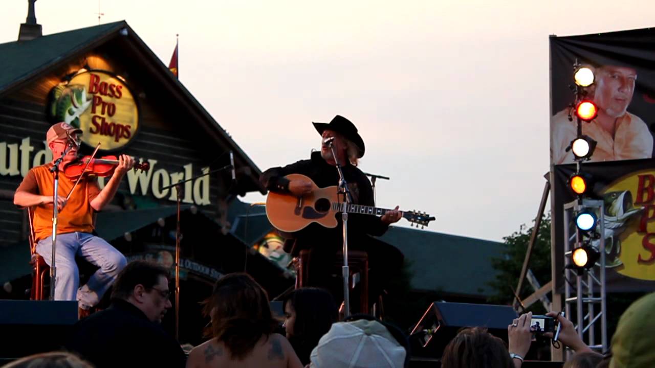 John Anderson performs 'Seminole Wind' - YouTube