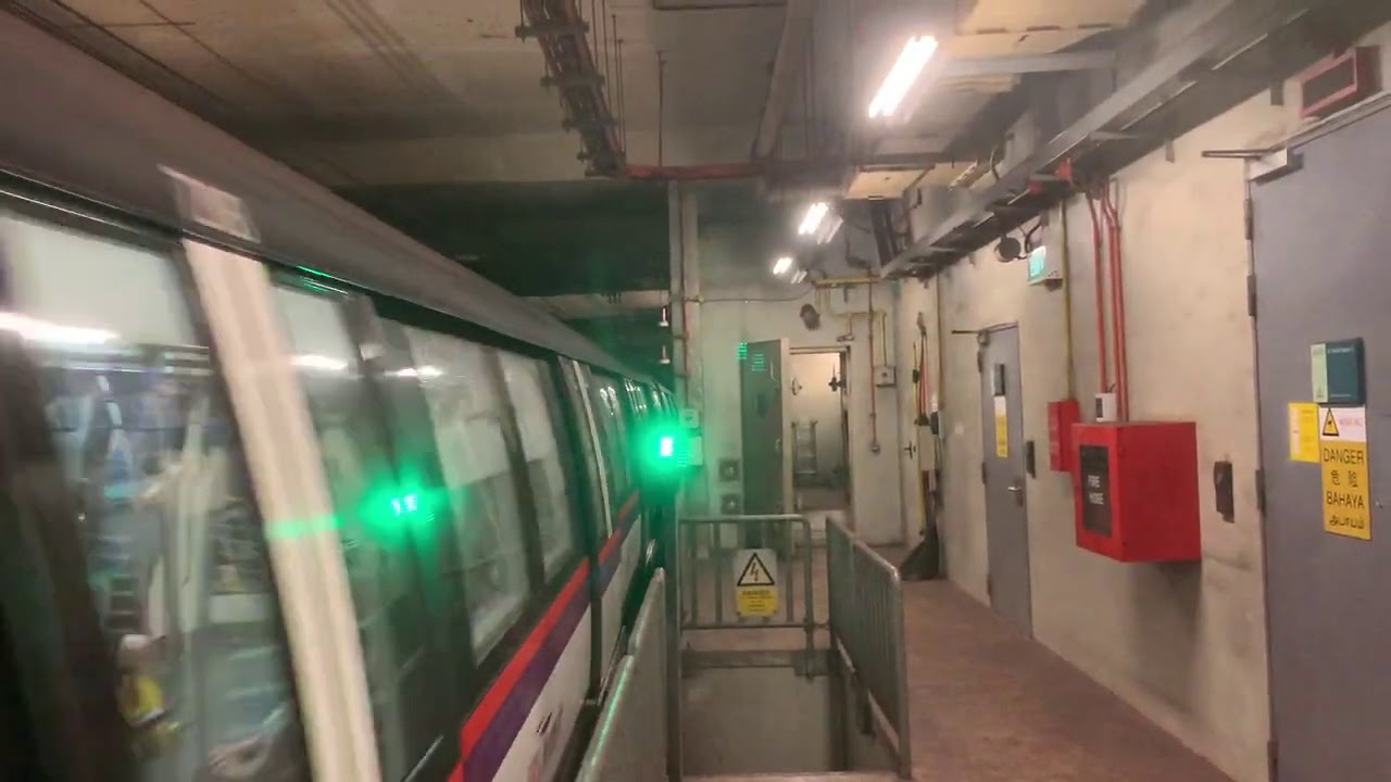 SBS Transit NEL Alstom Metropolis C751C [7083/7084] departing Buangkok ...