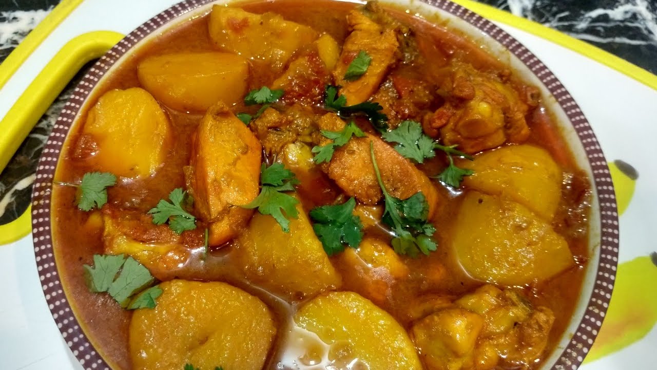 Chicken Aloo ka salan | Chicken Aloo recipe | Chicken banane ka tarika ...