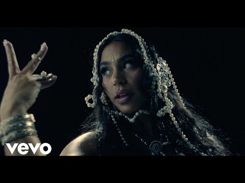TroyBoi, BombayMami - Beggin (Official Visualizer)
