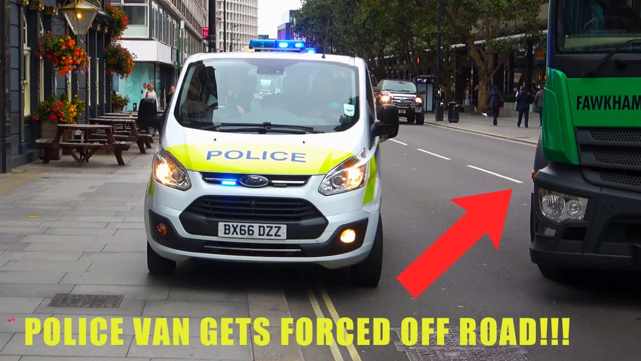 TRUCK FORCES POLICE VAN OFF THE ROAD!!! London Fire Engines, Blood Vans ...
