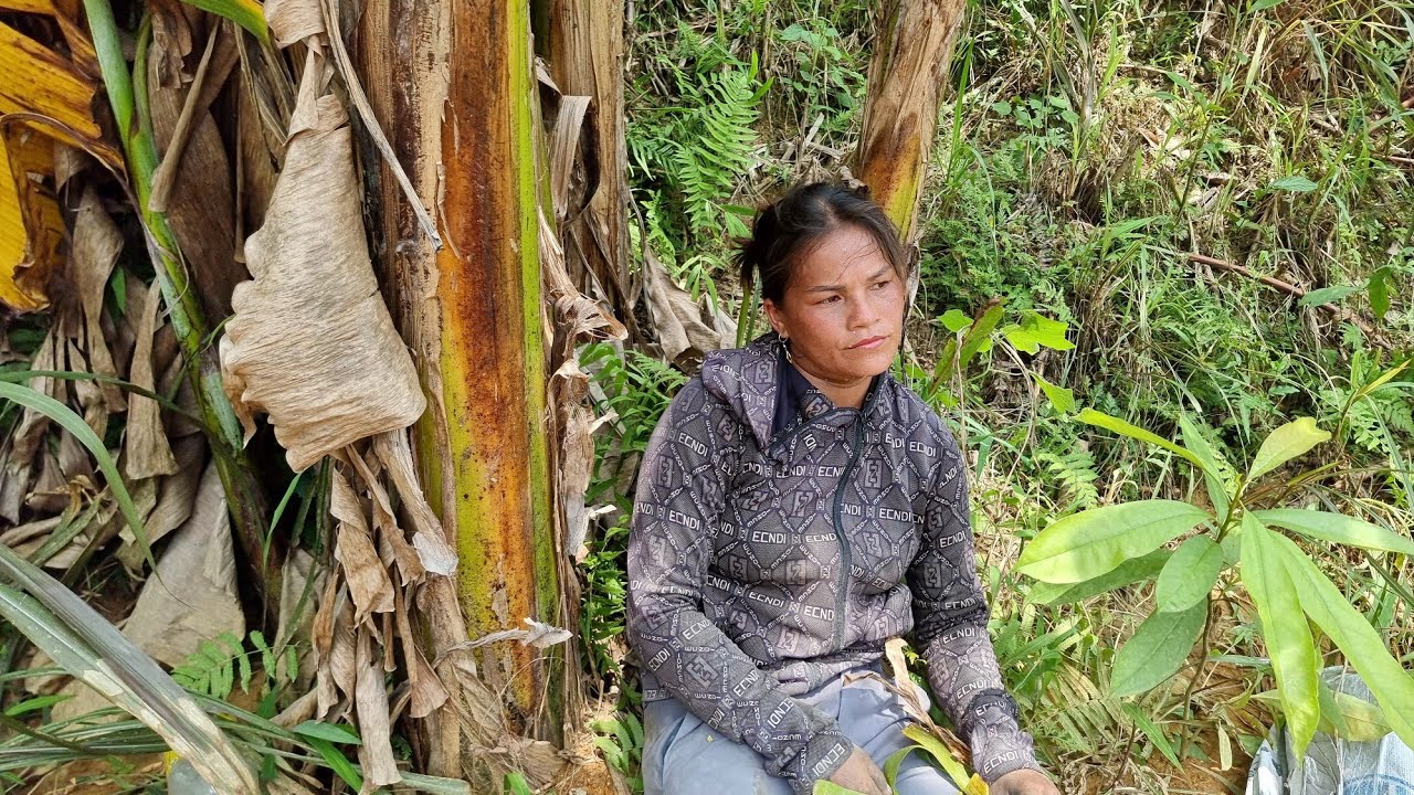 A day of working as a laborer - loading - carrying in hot weather ...