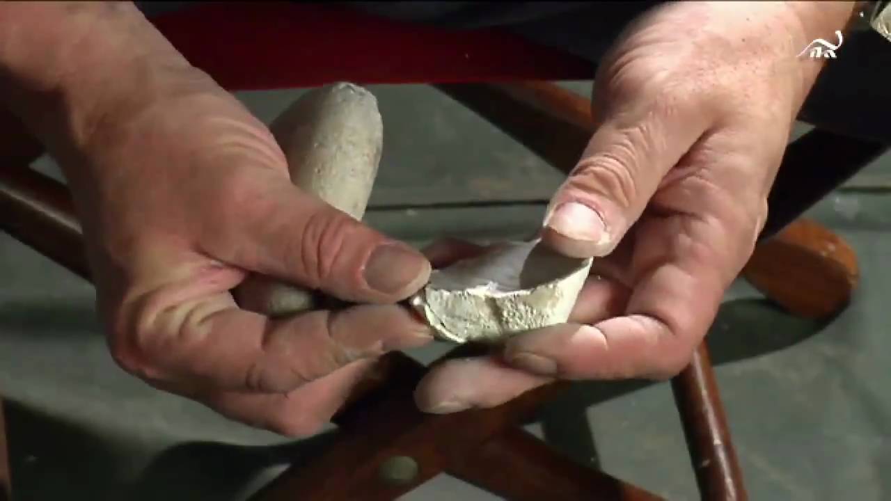 Flintknapping Demonstration - YouTube