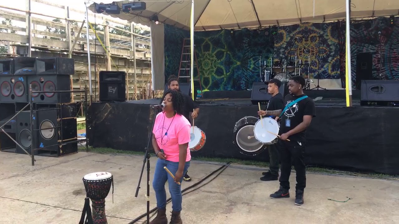 001 Sharde Thomas & The Rising Star Fife and Drum Band "Wild Thing ...