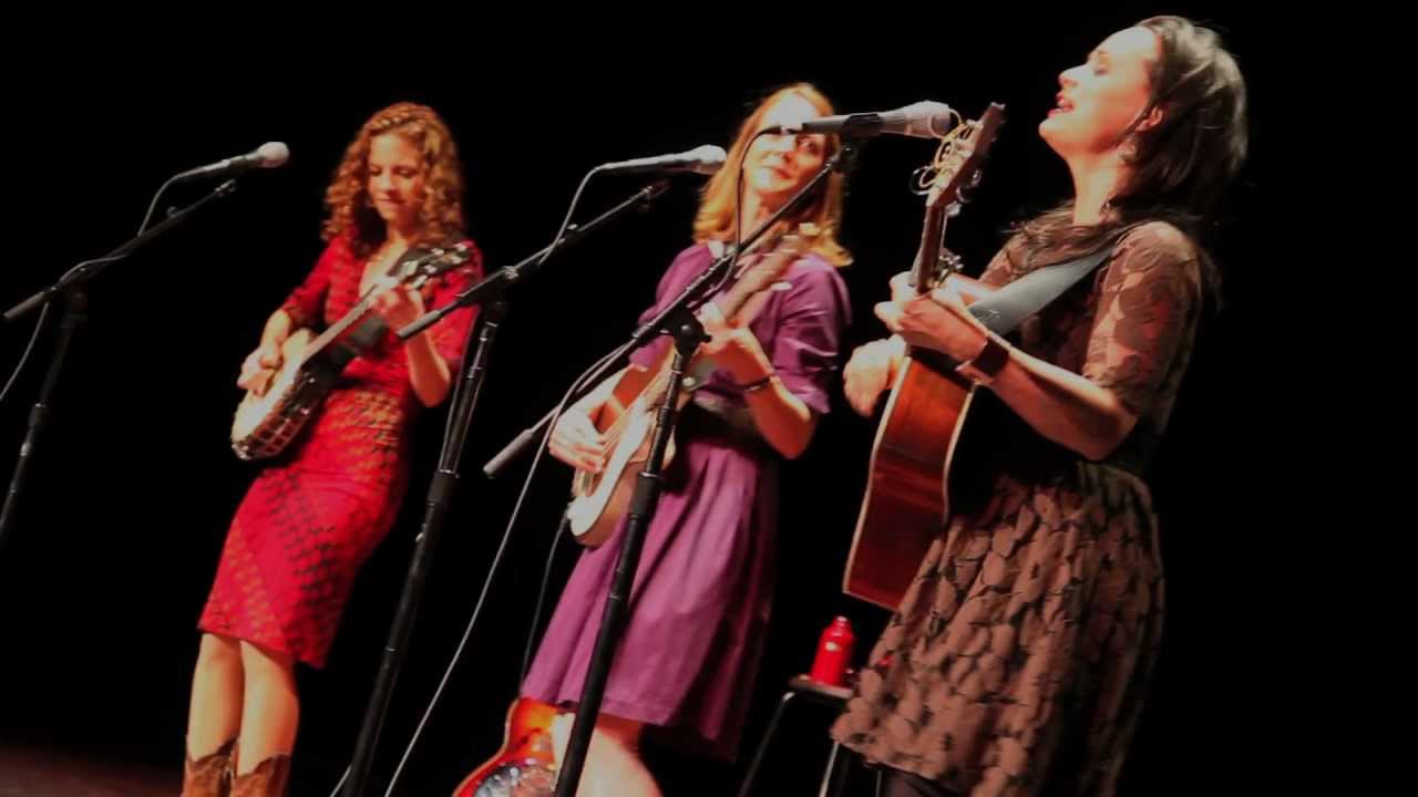 Red Molly at the Sisters Folk Festival - YouTube