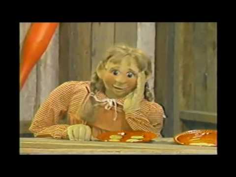 Peppermint Park MV-Young and Beautiful - YouTube