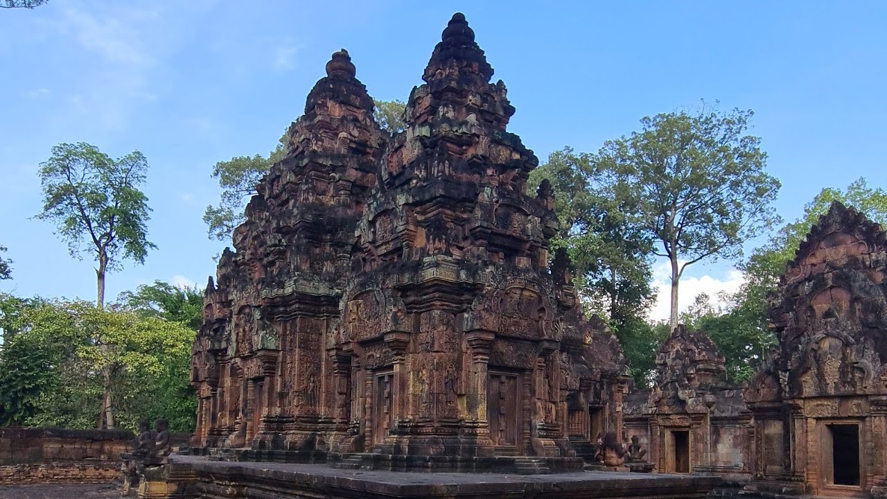 Visiting Banteay Srey Temple in 2022🇰🇭 - YouTube