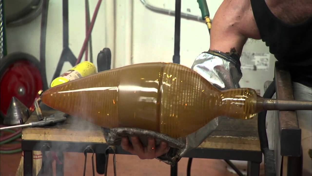 Glass artists Dante Marioni and Preston Singletary work together and ...