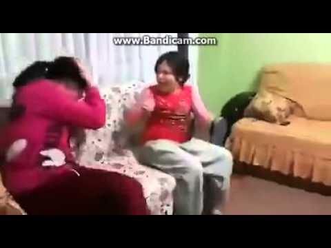 Komik çaydanlık şakası.