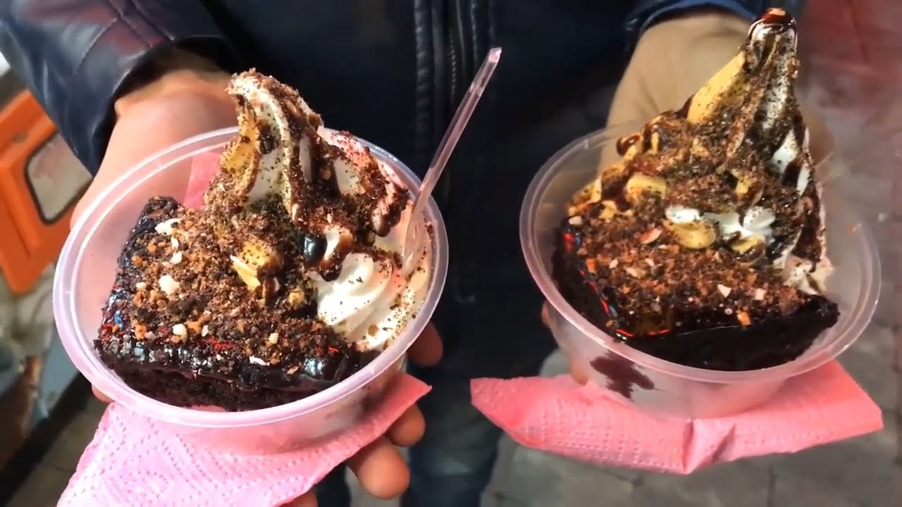 DELICIOUS Chocolate Brownie | Pakistani Street Food 2021 | Celebrating ...