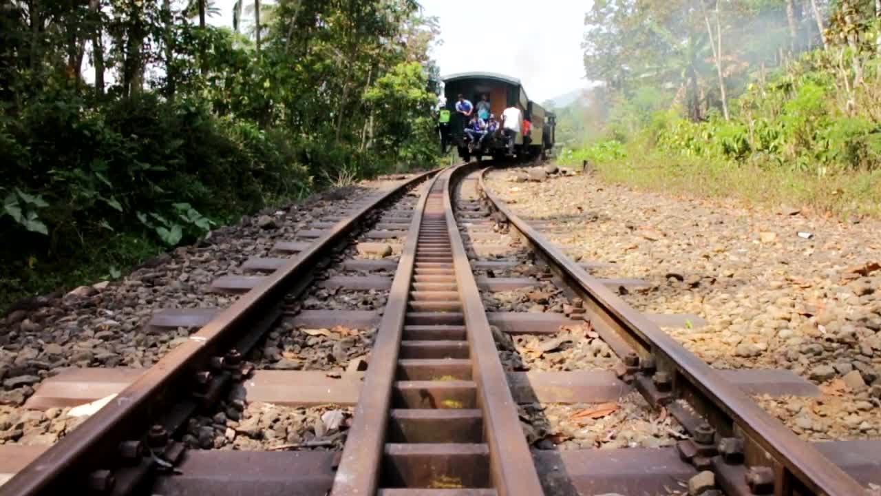 'BONI' TURUN KEMBALI LEWAT REL GIGI Lokomotif B 2503 Balik dari Bedono ...