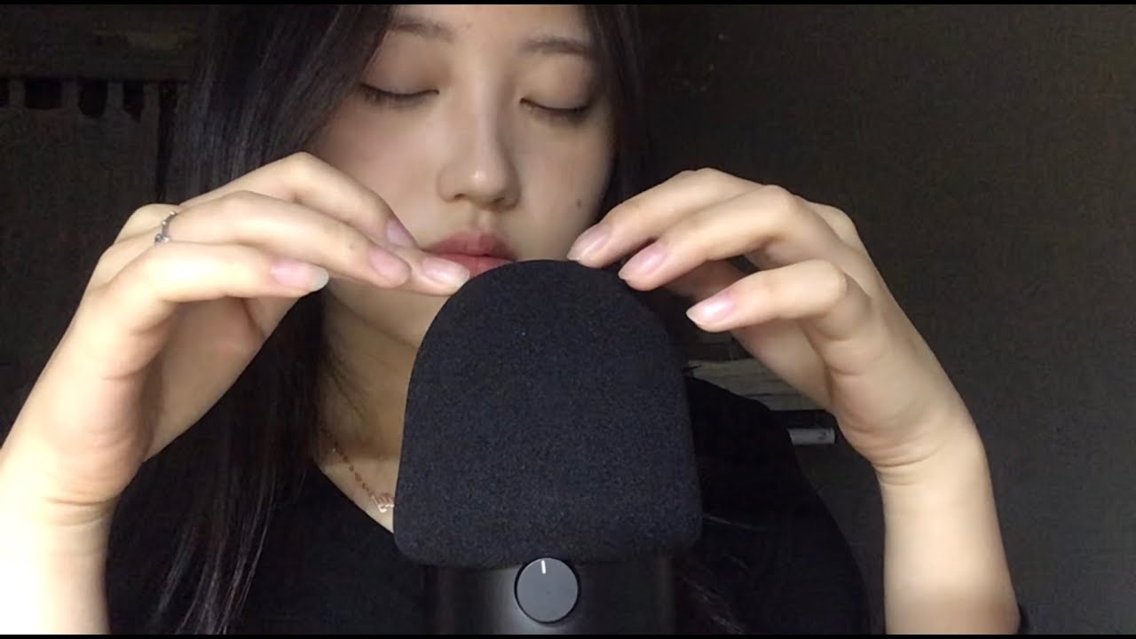 [ASMR] Mic touching (tickling🤭) - YouTube