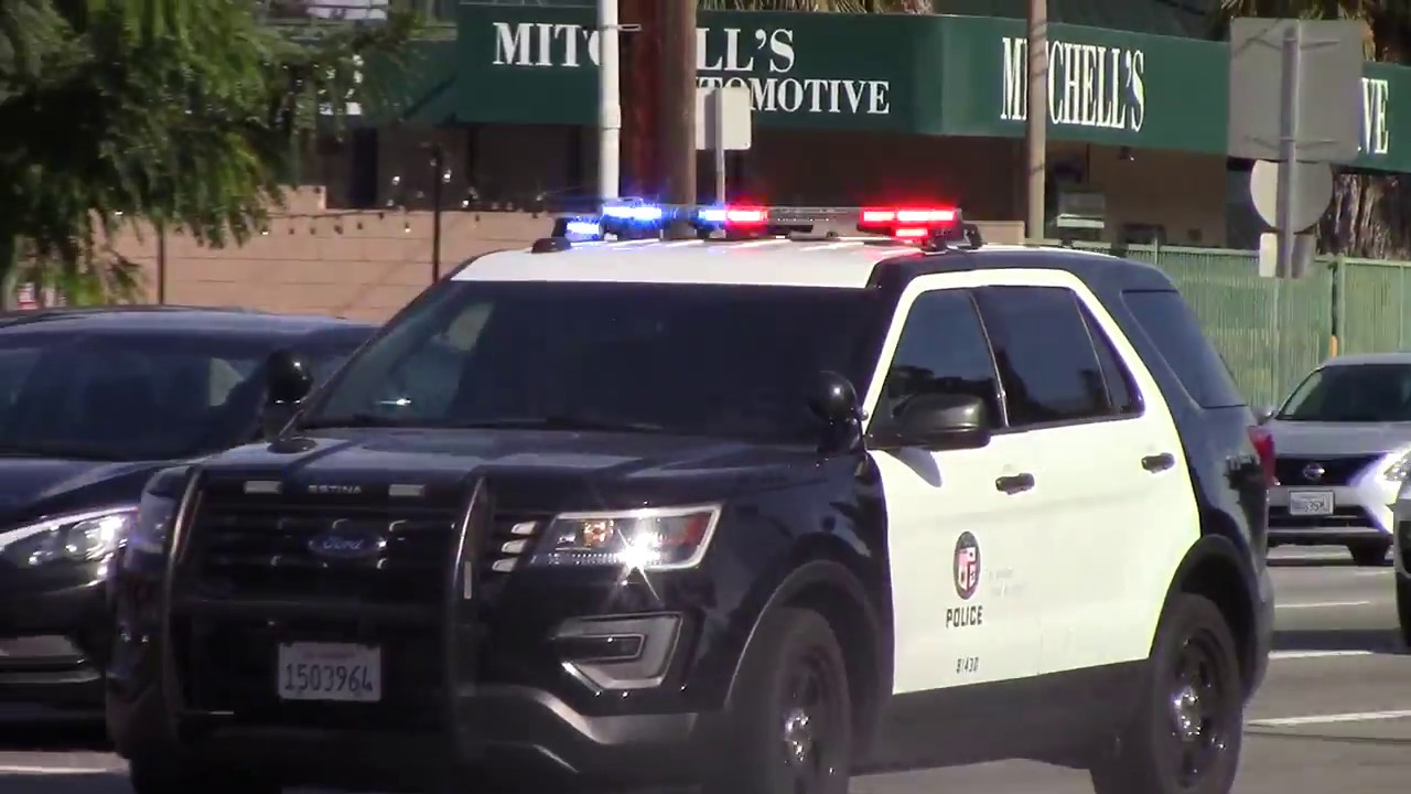 LAPD Ford Explorer Responding/Arriving - YouTube
