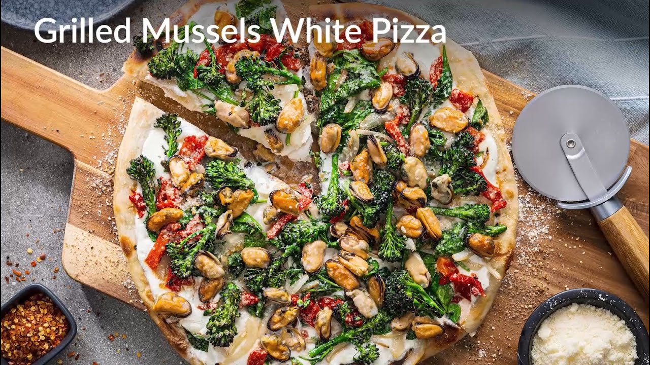 Grilled Mussels White Pizza - YouTube