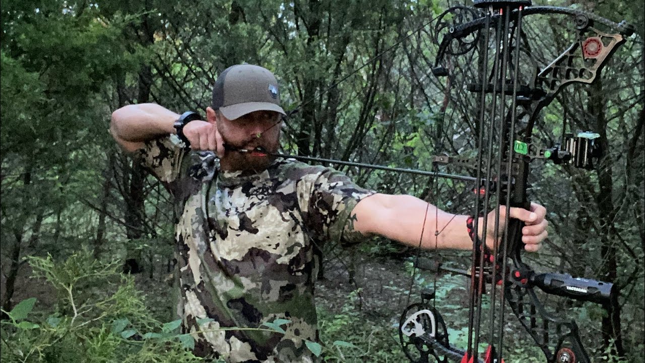World’s Worst Bowhunter and Archery Shot | Hunting Fails - YouTube