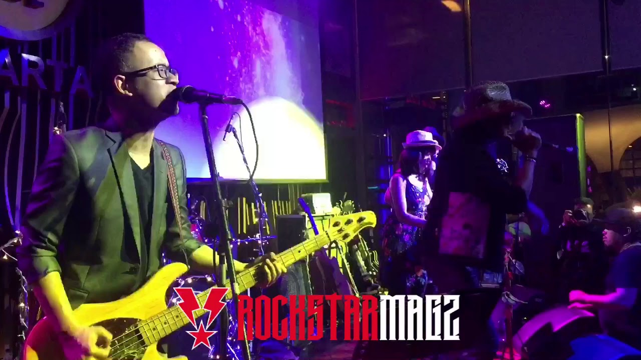 Andy /rif @u2 Nite - YouTube