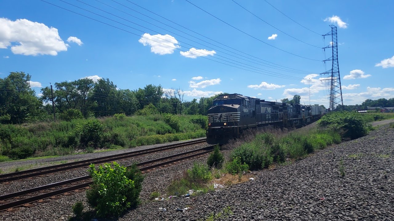 NS 9804 C44-9W Leads 28X with a SAAHC Hornshow! 6/8/24 - YouTube
