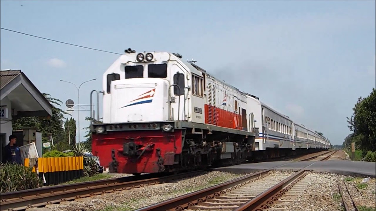 Kumpulan Video Kereta Api Bisnis Fajar Utama Yogyakarta - YouTube