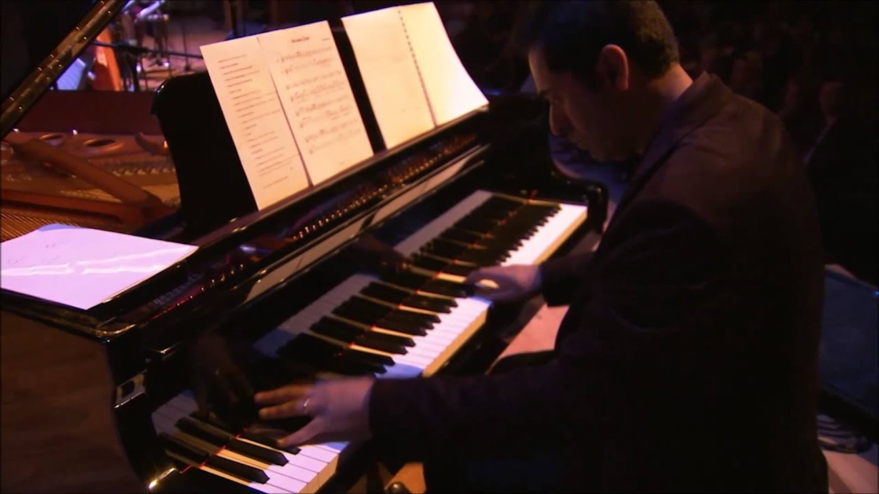 Roham Behmanesh performs "Solmaz in Love" - YouTube