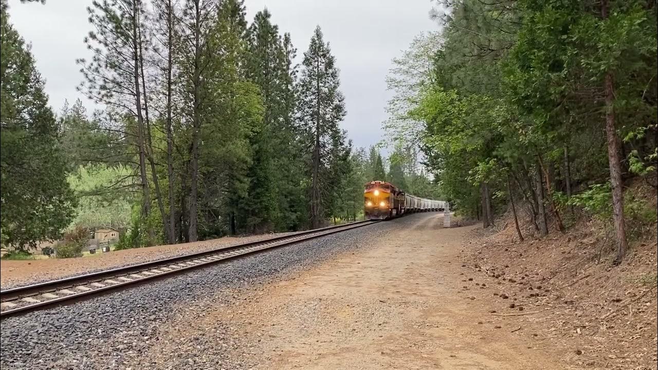 KCS 4840 leads a Eastbound Grainer at Weimar , California (4/25/2021) - YouTube