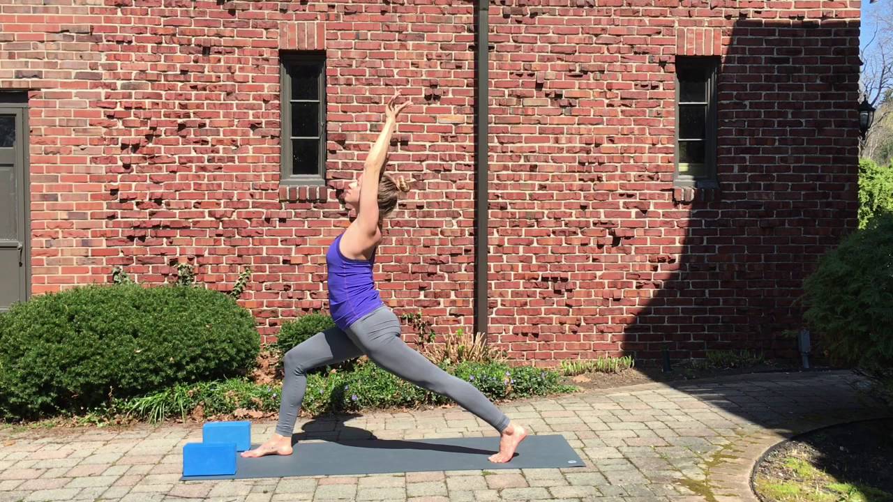Mama's Bump Squad: Amy offers up some pregnancy yoga - YouTube