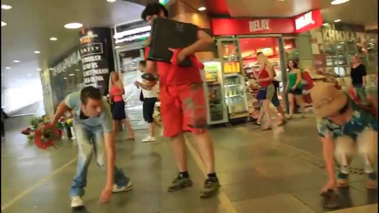 Falling in public - YouTube