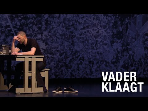 Theo Maassen:  Vader klaagt
